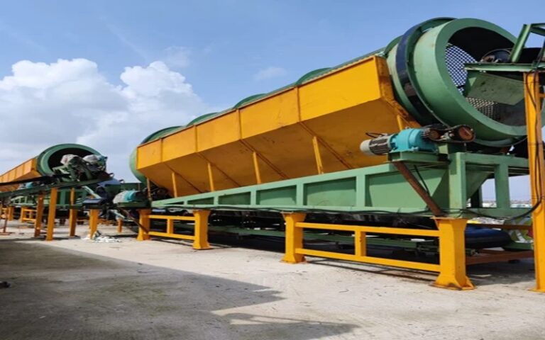 Screening Machine with Conveyor for processing Municipal Waste